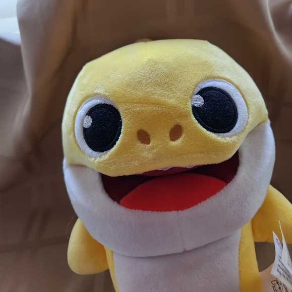 Pinkfong | Toys | Baby Shark Singing Puppet Stuffed Animal Plush Toy ...